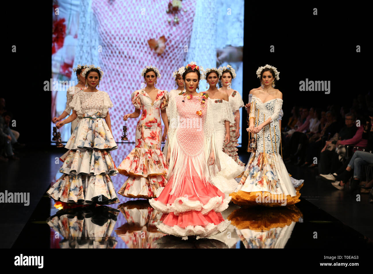Models on the catwalk Stock Photo - Alamy
