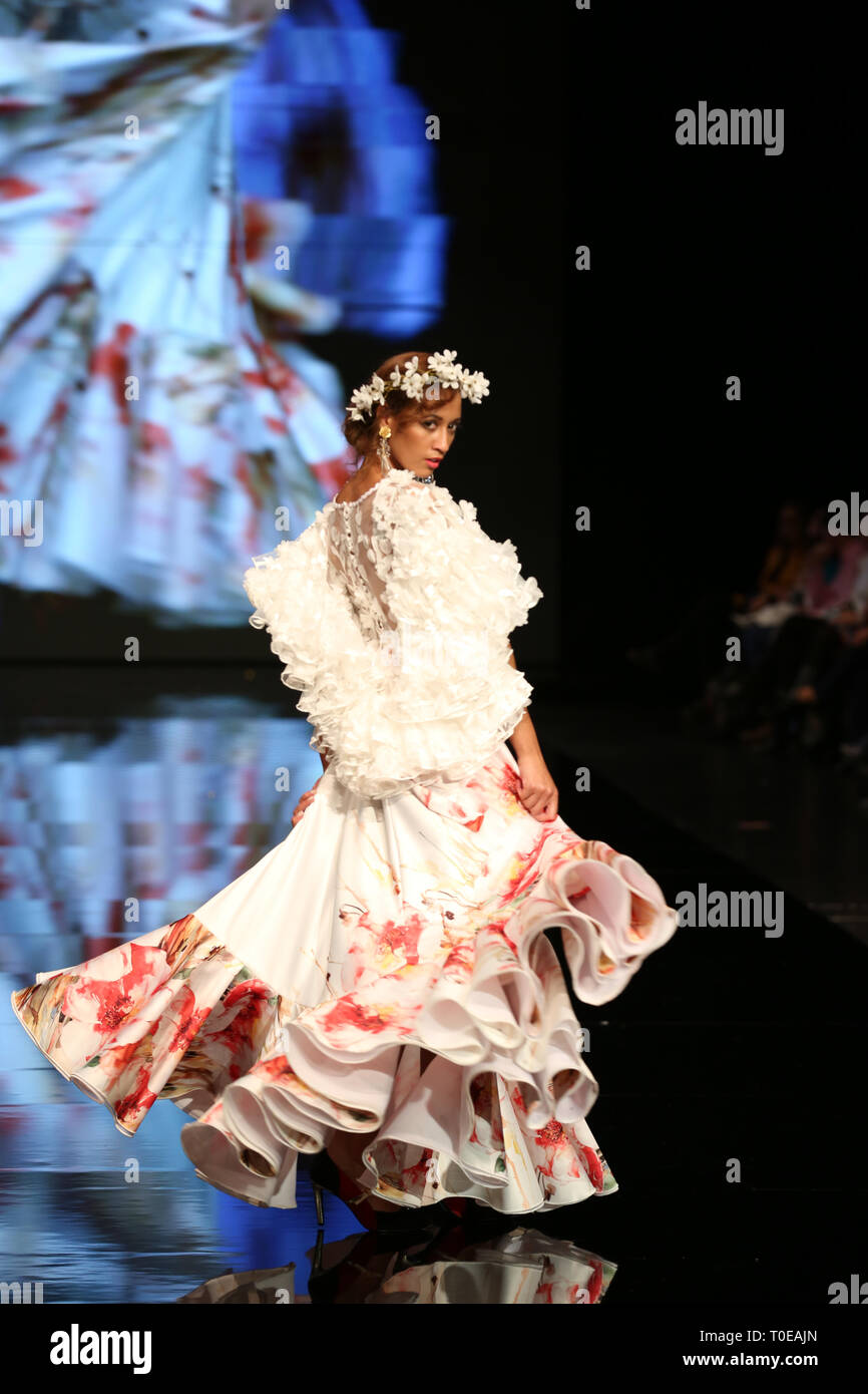 Model on the catwalk Stock Photo - Alamy