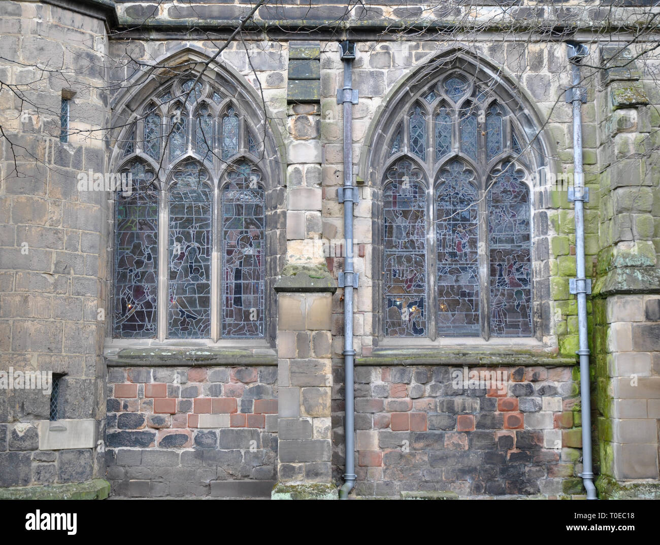 Arched church windows hi-res stock photography and images - Alamy