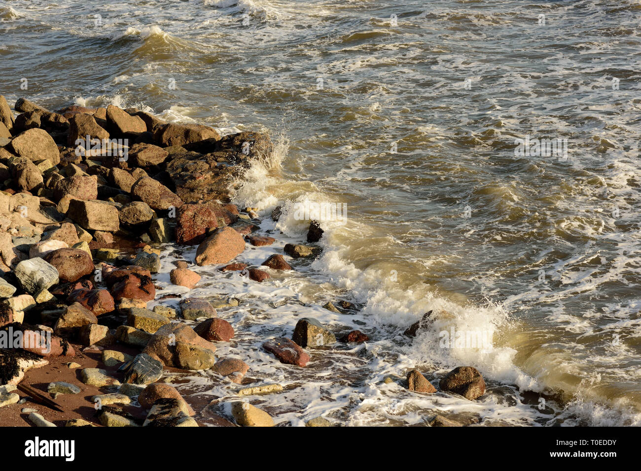 Tides flowing on rocks hi-res stock photography and images - Alamy