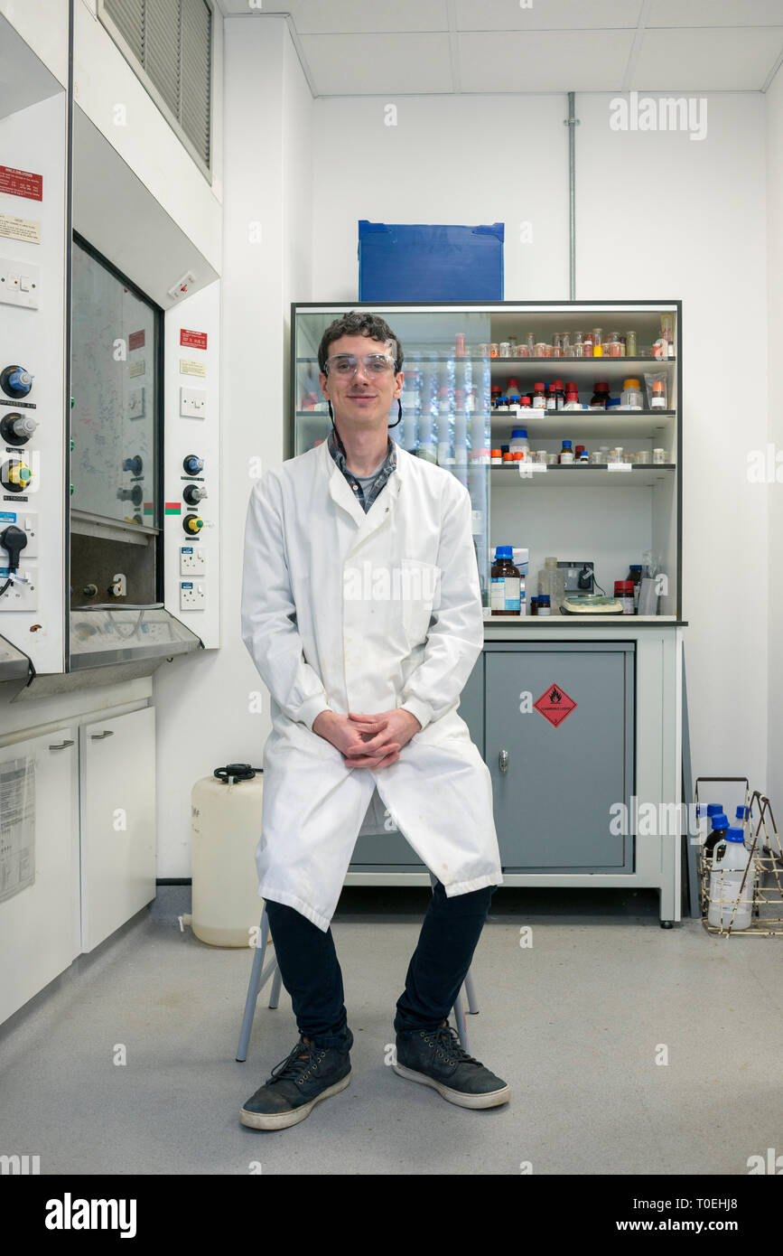 Lab researcher portrait hi-res stock photography and images - Alamy