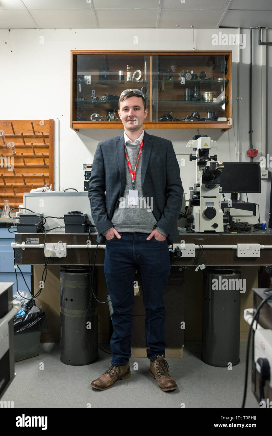 Lab researcher portrait hi-res stock photography and images - Alamy