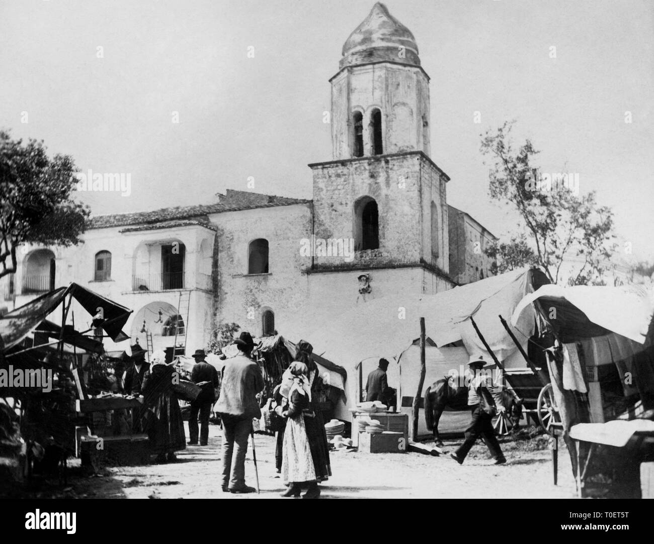 Italy 1900 women hi-res stock photography and images - Alamy