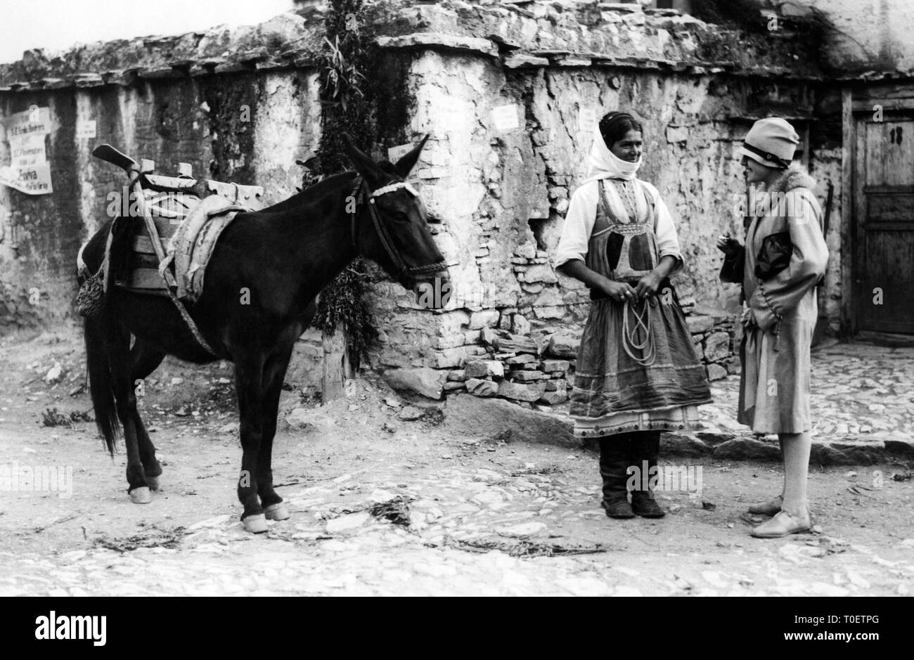 Greece women Black and White Stock Photos & Images - Alamy