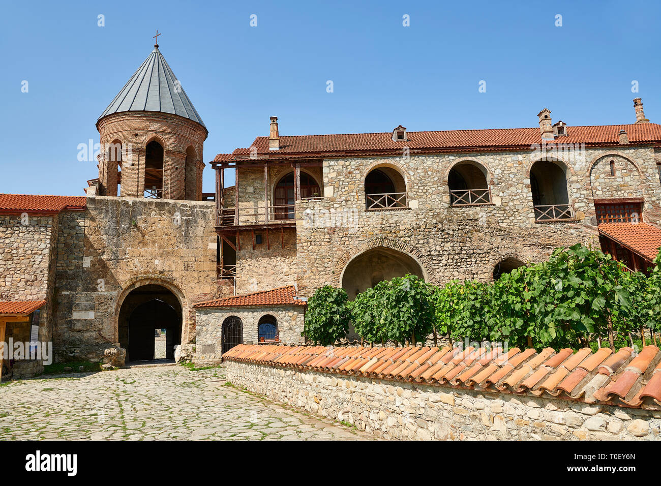 Pictures & images of the medieval Alaverdi St George Cathedral ...