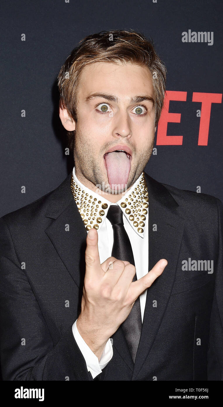 HOLLYWOOD, CA - MARCH 18: Douglas Booth arrives at the Premiere Of ...