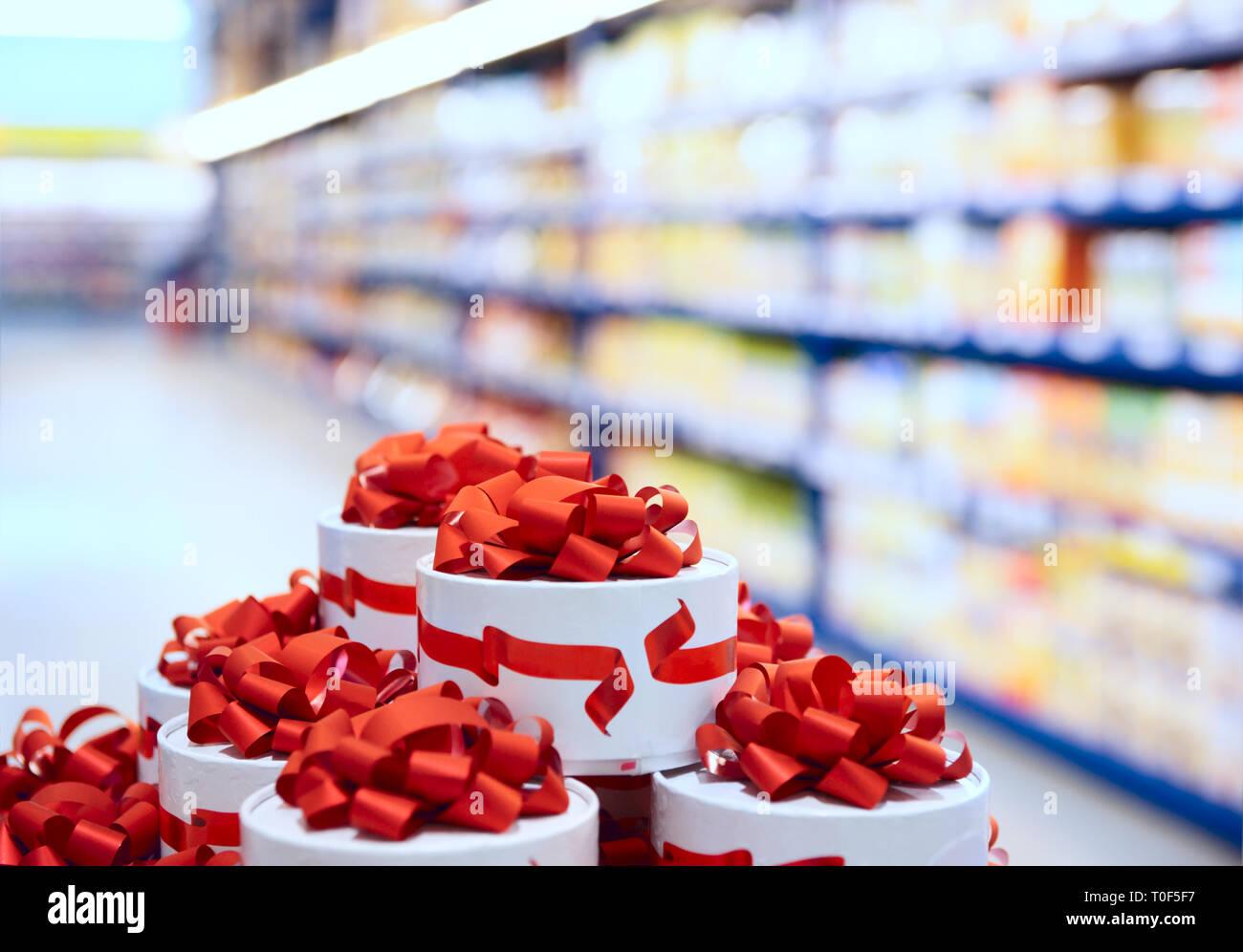 Confectionery shelf hi-res stock photography and images - Alamy