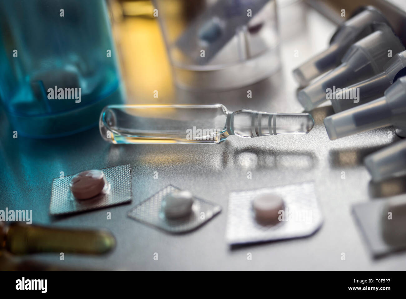 Medication ampule hi-res stock photography and images - Alamy