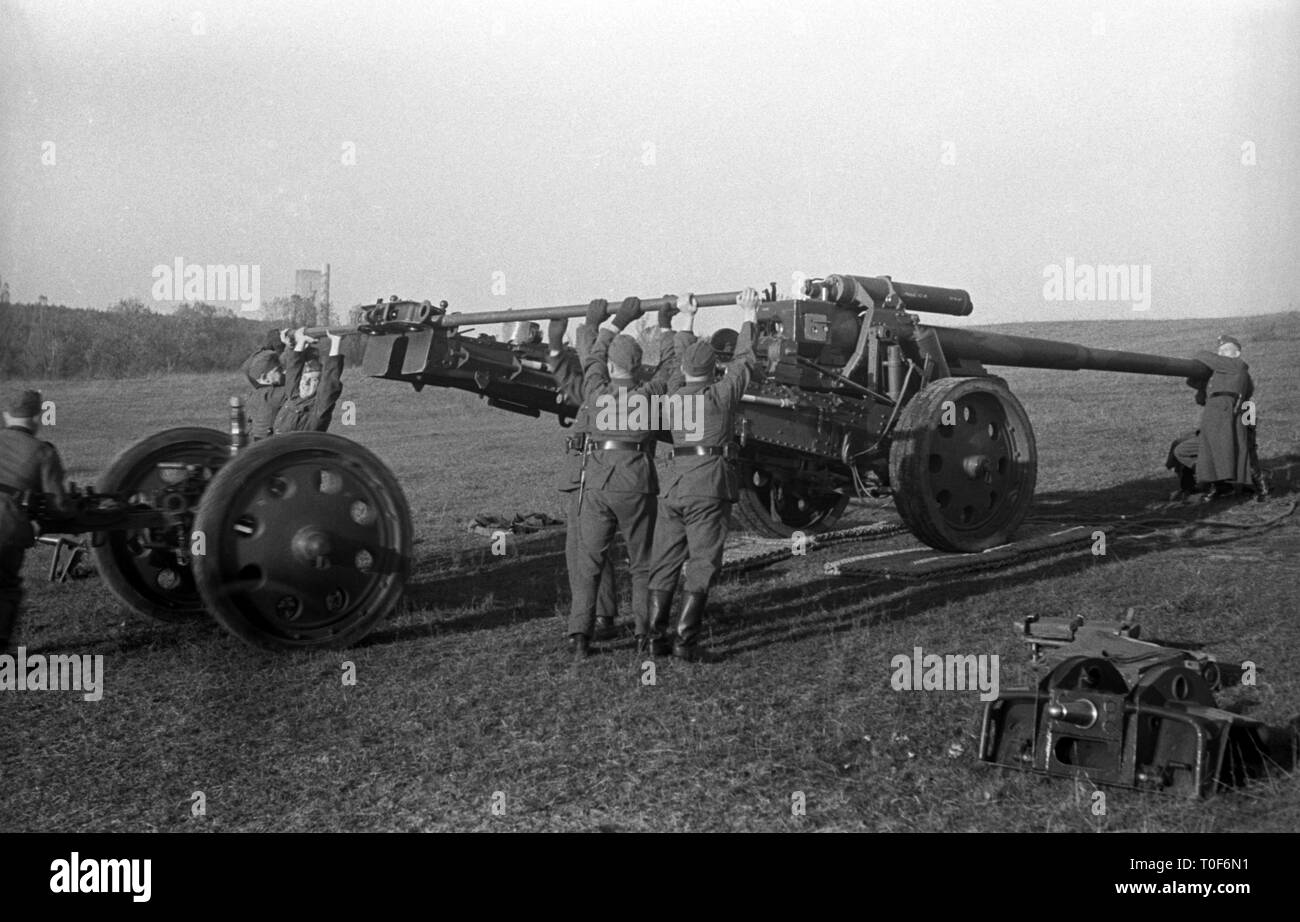 Schwere feldkanone 18 hi-res stock photography and images - Alamy