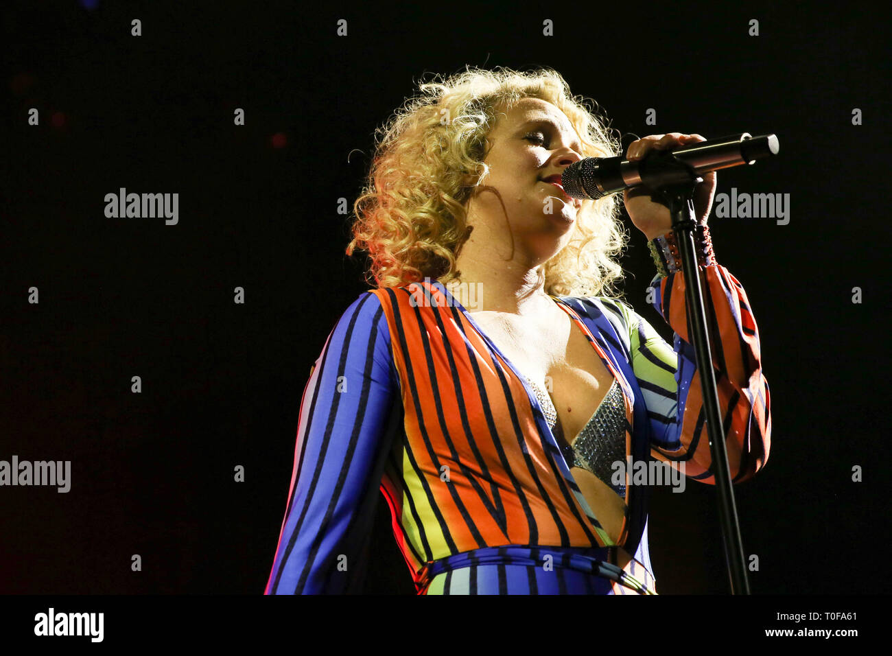 Cam performing hi-res stock photography and images - Alamy