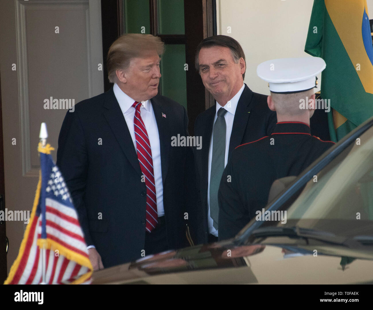 Outside bolsonaro hi-res stock photography and images - Alamy