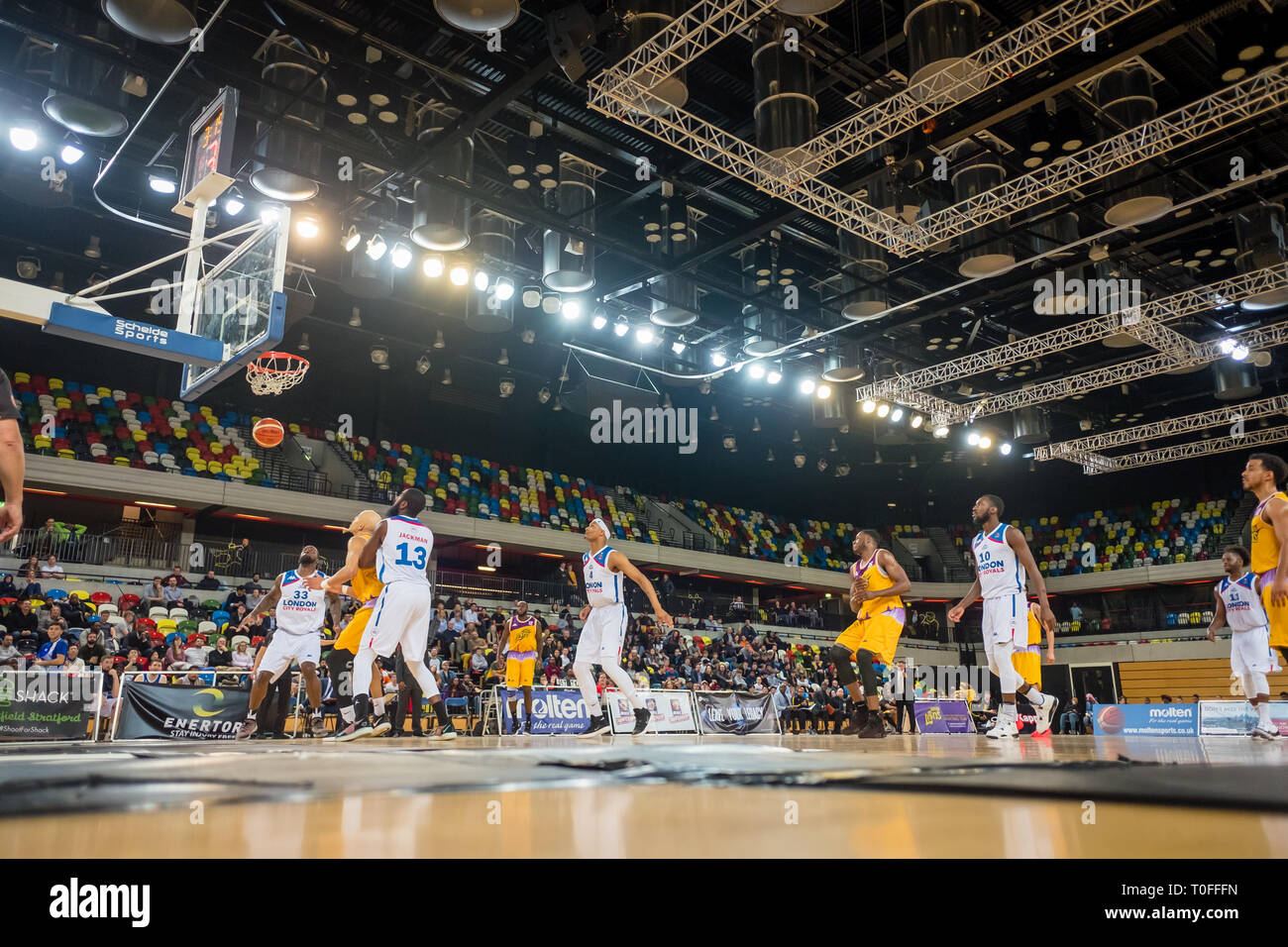 London basketball court hi-res stock photography and images - Alamy