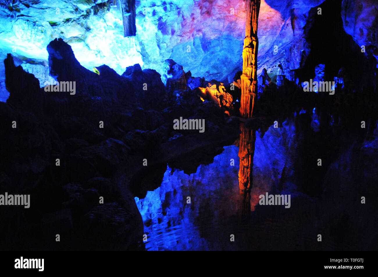 Guilin, Guilin, China. 20th Mar, 2019. Guilin, CHINA-The Reed Flute ...