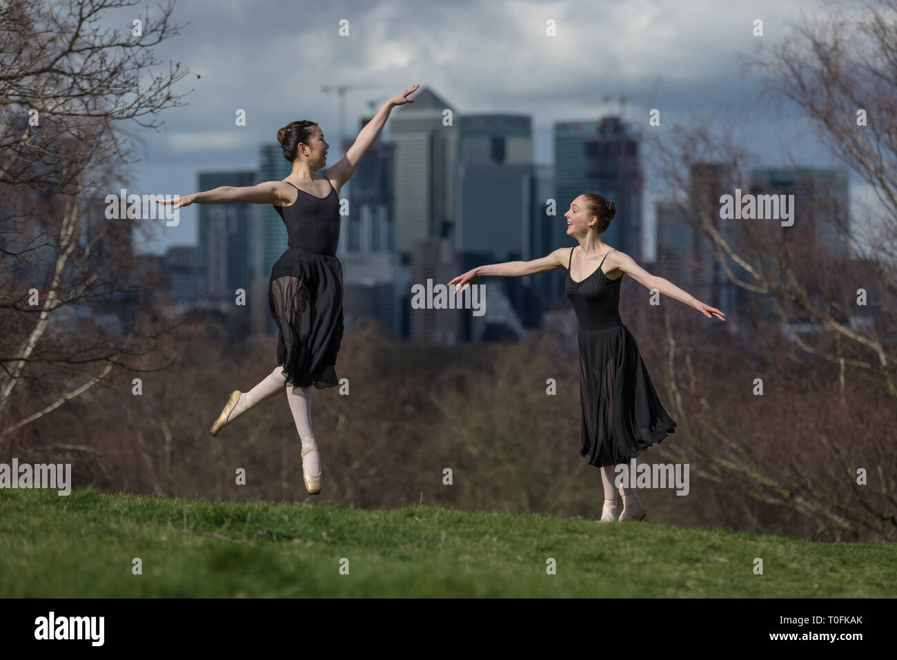 Poppy Barnes Dancer High Resolution Stock Photography and Images - Alamy