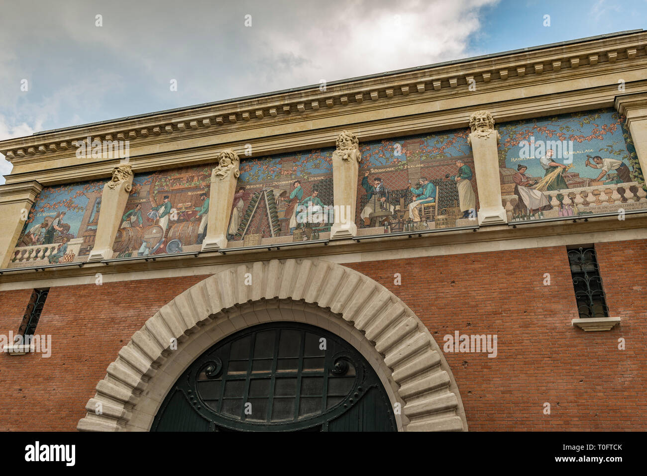 Guild hall building hi-res stock photography and images - Alamy