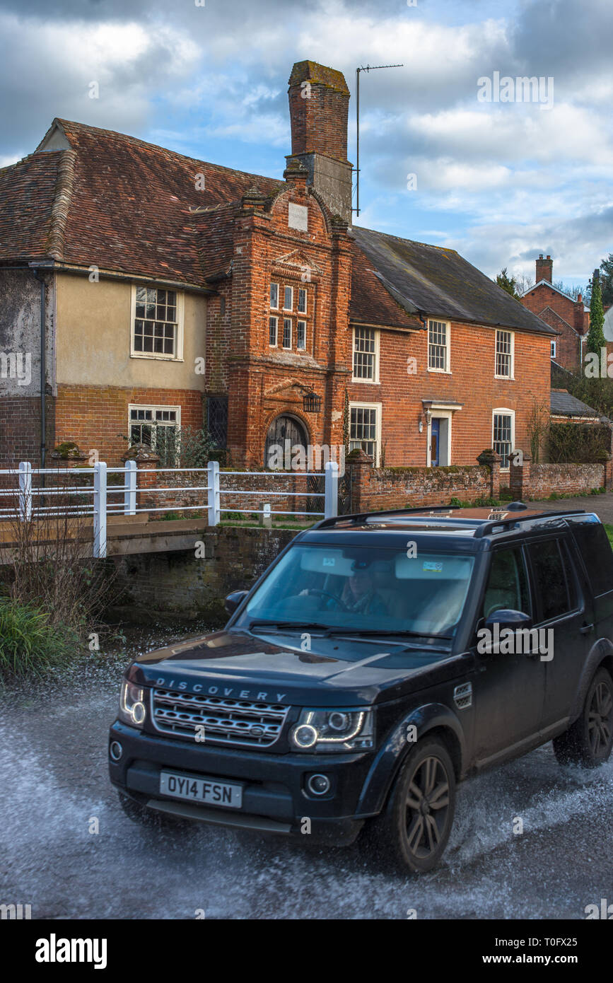 River Box Ford in front of Fifteenth century Ye Olde River House from ...