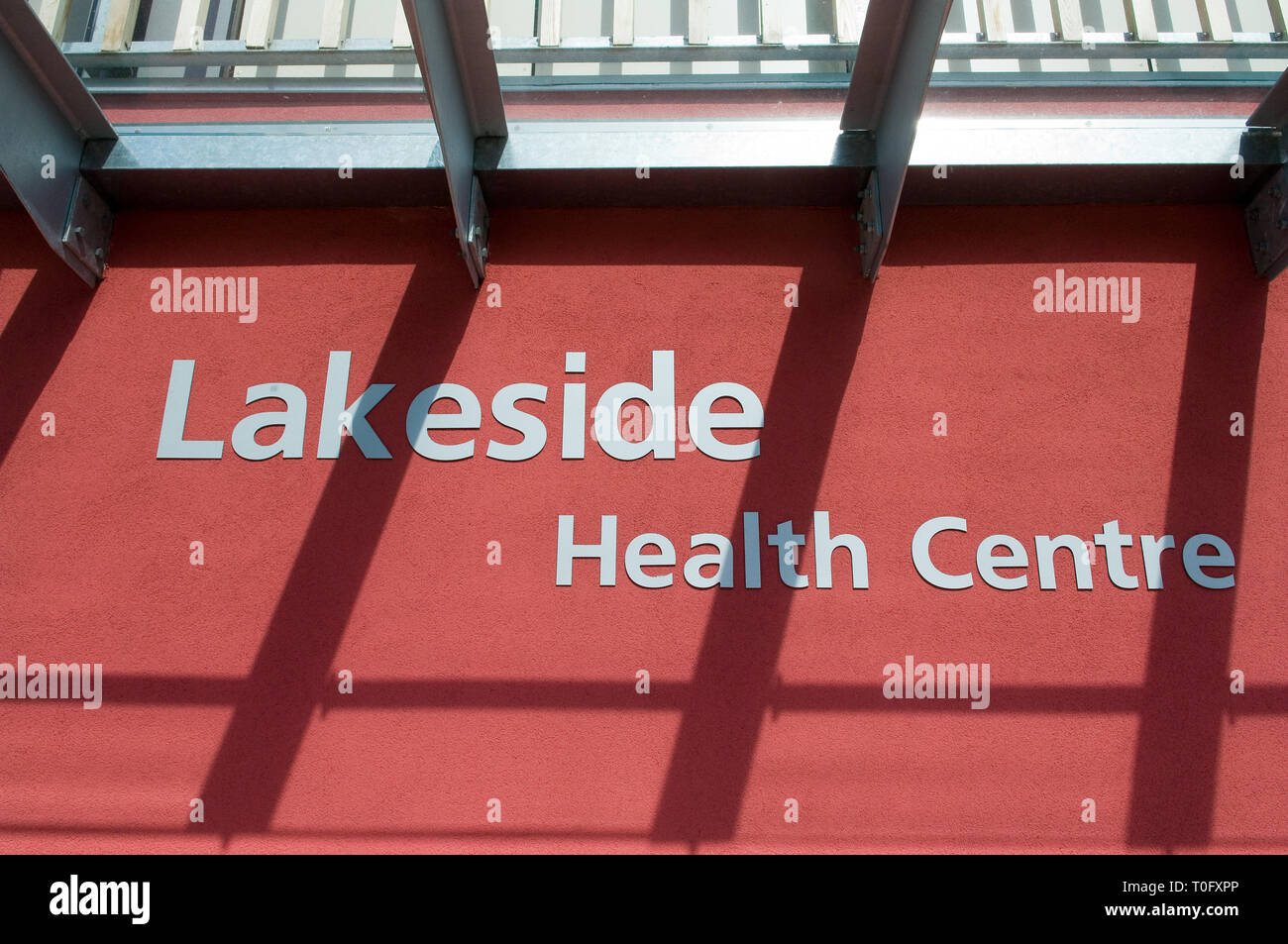 Medical centre sign hi-res stock photography and images - Alamy