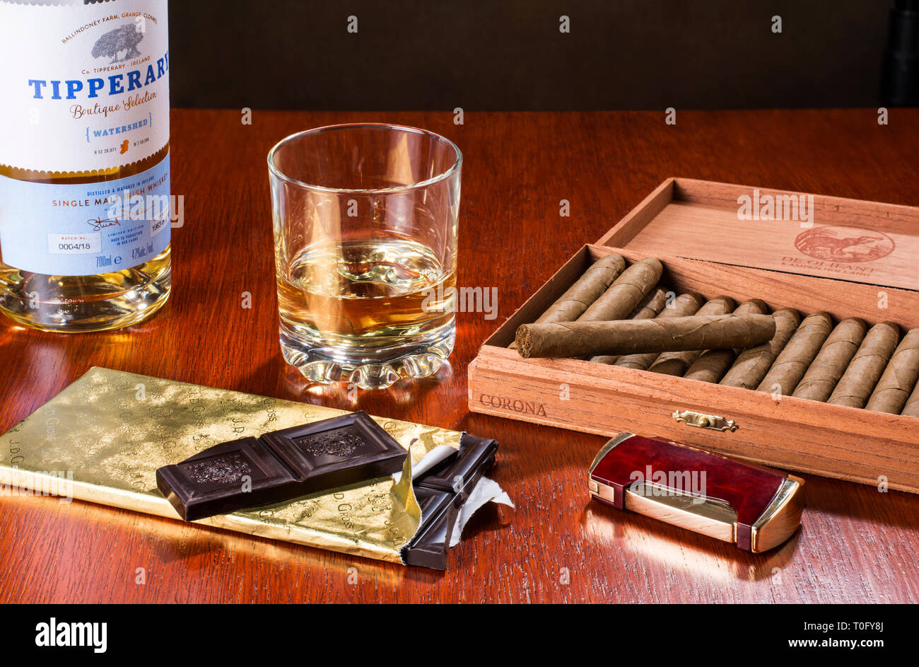 Dark well hi-res stock photography and images - Alamy