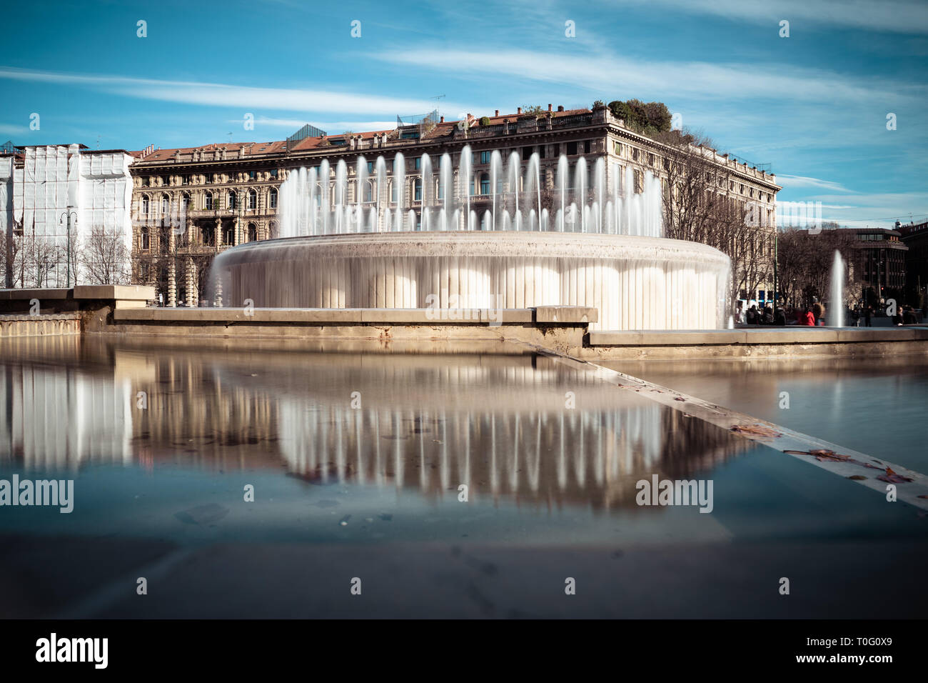 Fountain milan hi-res stock photography and images - Alamy