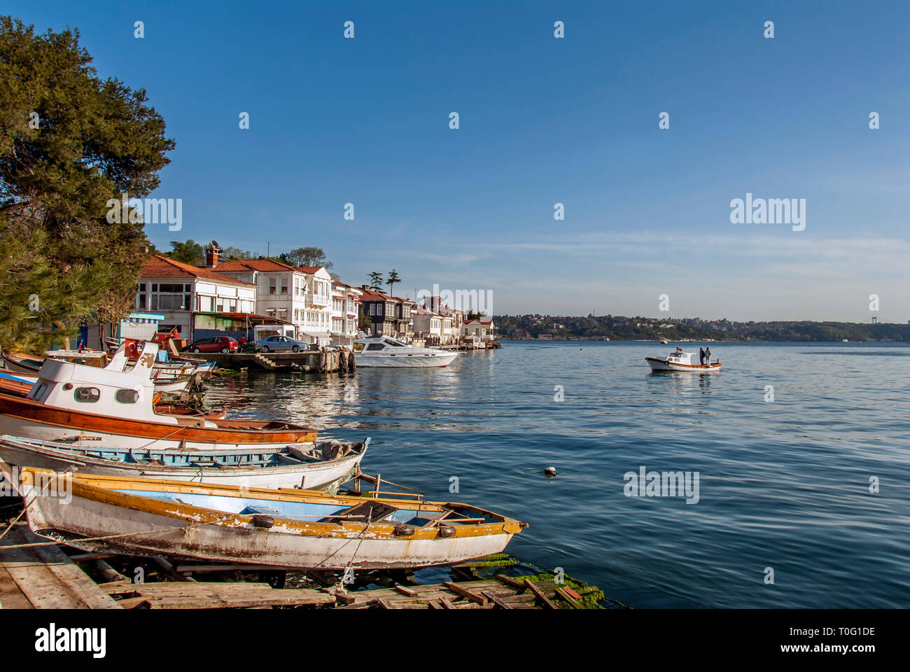 Istanbul, Turkey, 17 April 2006: Shores of Marmara Sea Stock Photo - Alamy