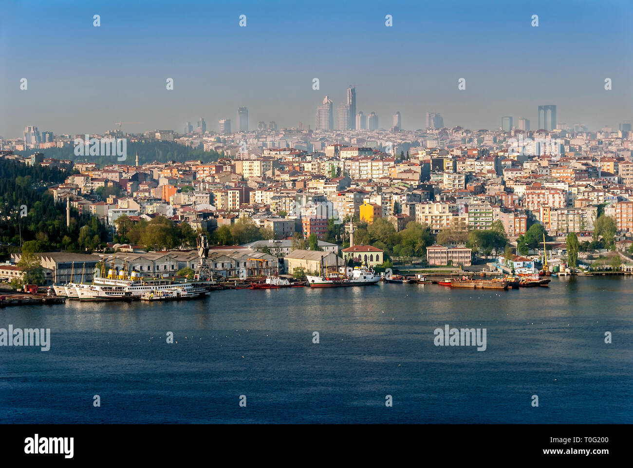 Halic pier hi-res stock photography and images - Alamy