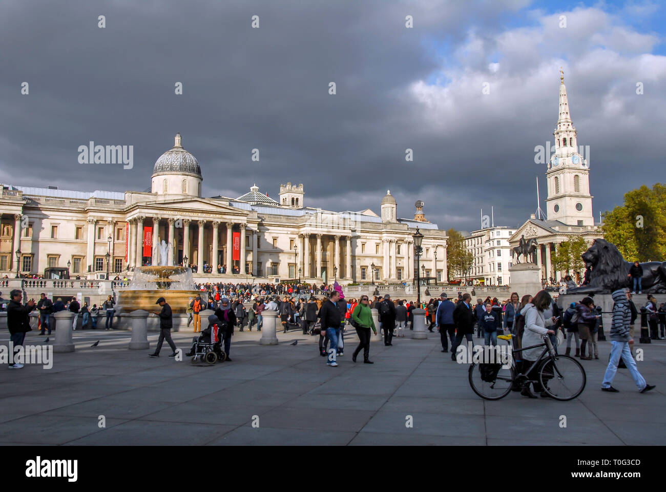 Trafalgar square photos hi-res stock photography and images - Alamy