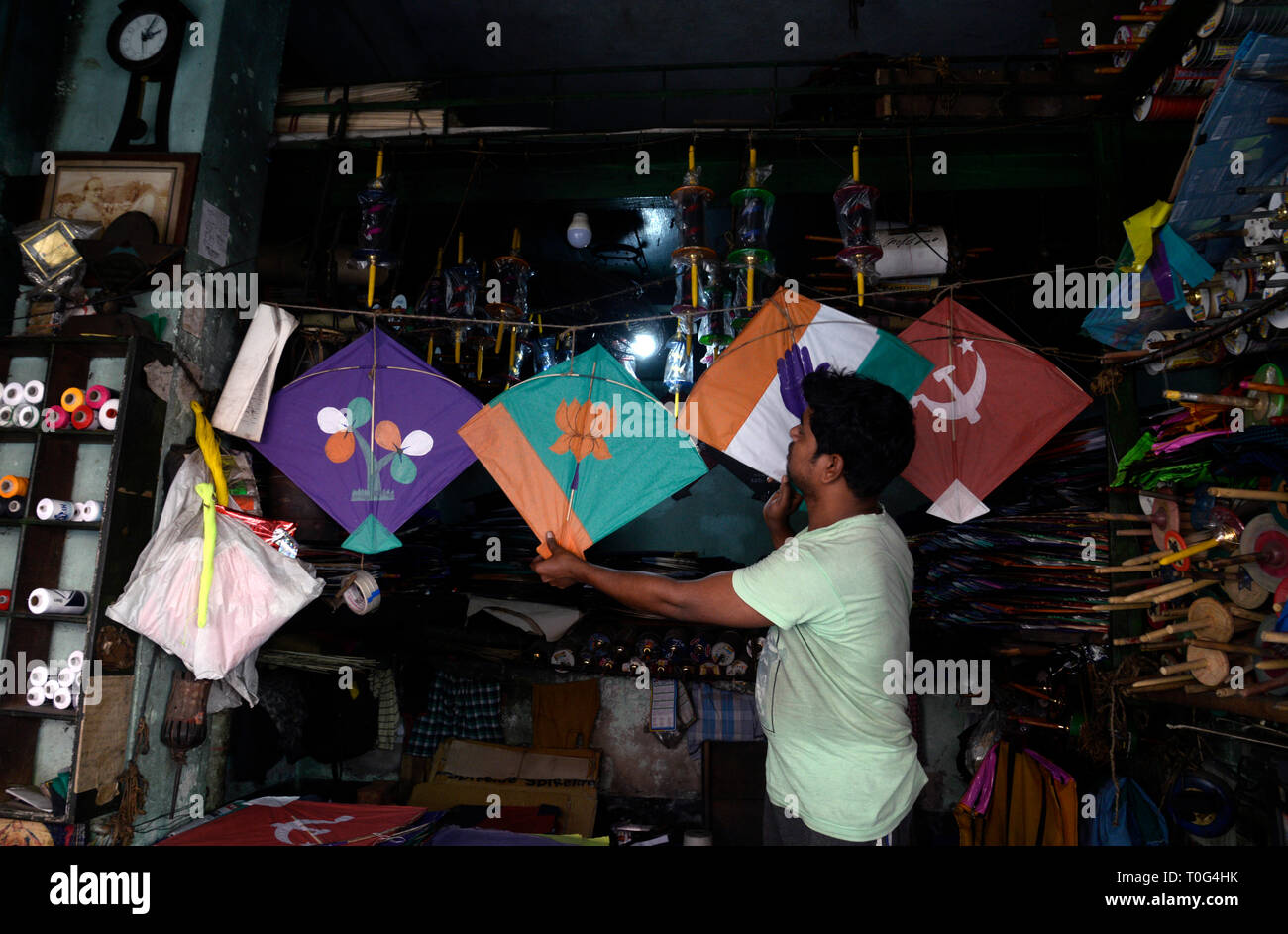 Kolkata, India. 19th Mar, 2019. Kite maker prepares Kite with the ...