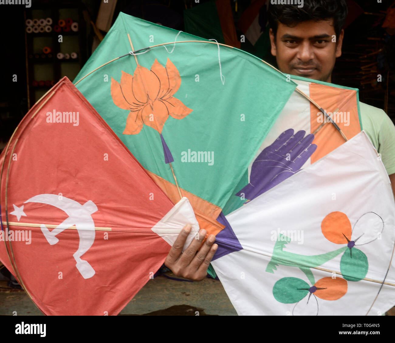 Kolkata, India. 19th Mar, 2019. Kite maker prepares Kite with the ...