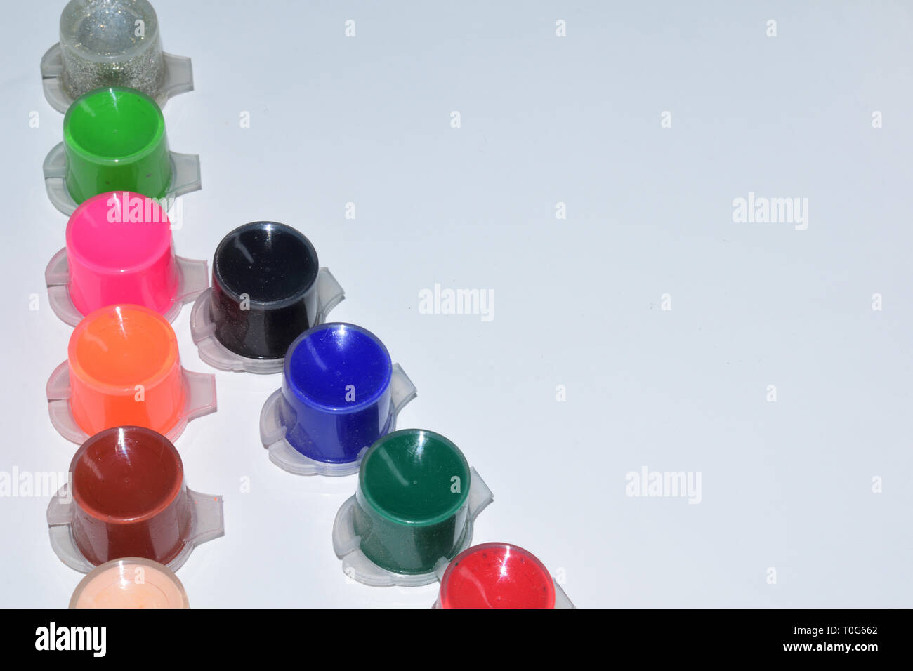 Black background green paint tin hi-res stock photography and images ...