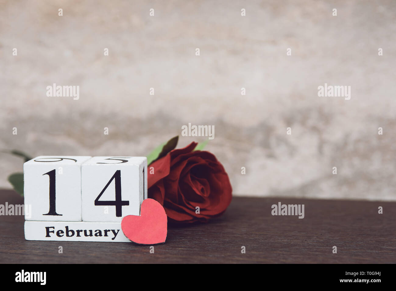 Valentines day with february 14th. Wooden white block calendar, Red ...