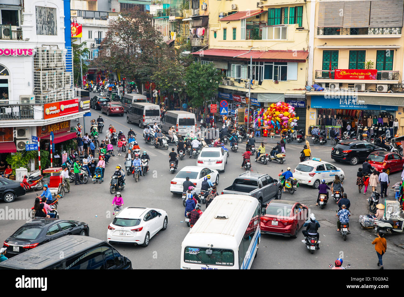 Congestion crowded hi-res stock photography and images - Alamy