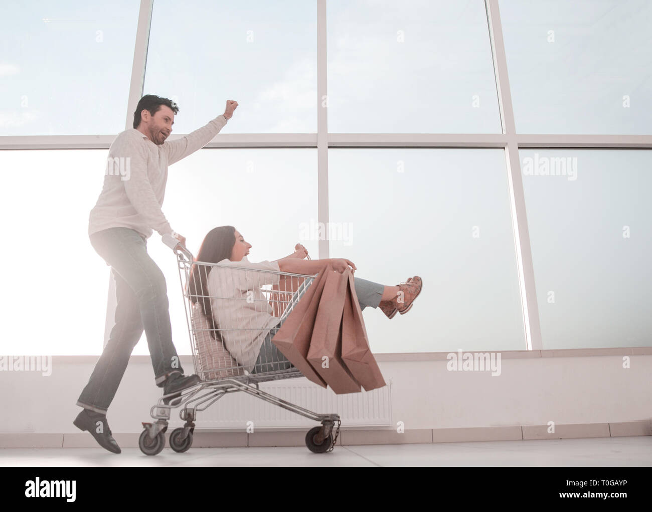 Riding in shopping cart hi-res stock photography and images - Alamy