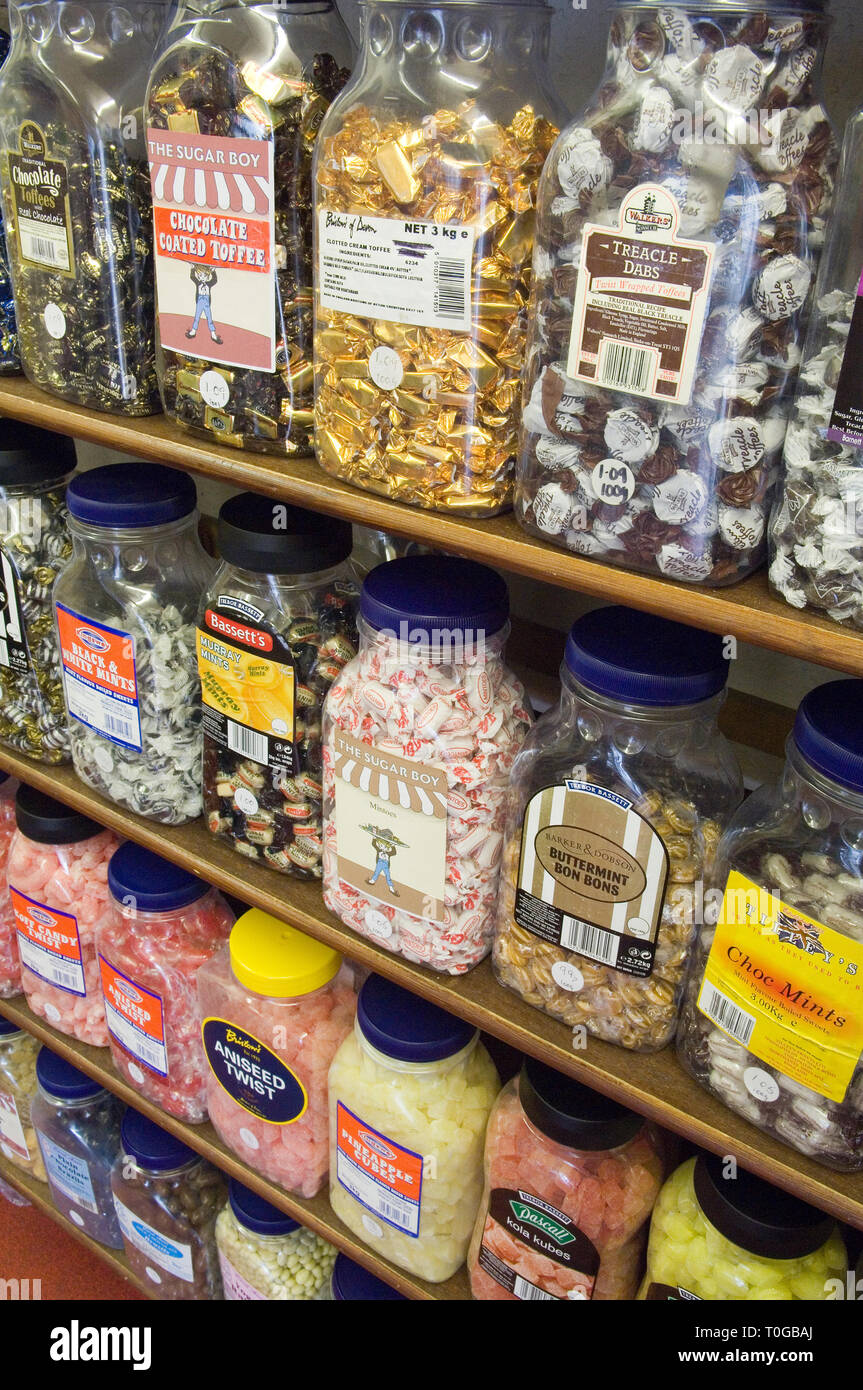 Old fashioned sweets hi-res stock photography and images - Alamy