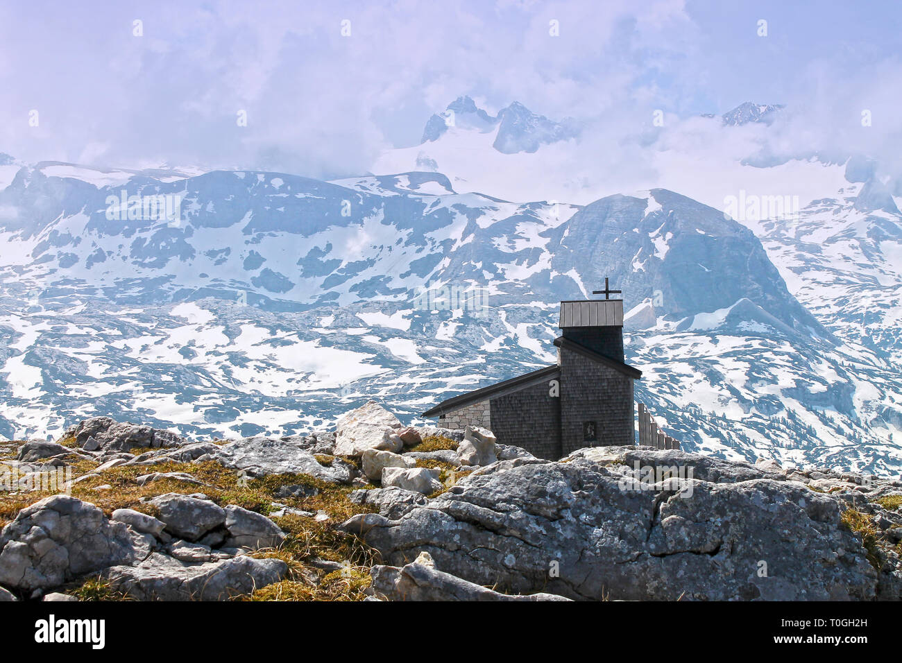 View of Bergkapelle on Dachstein-Krippenstein mount, Salzkammergut ...