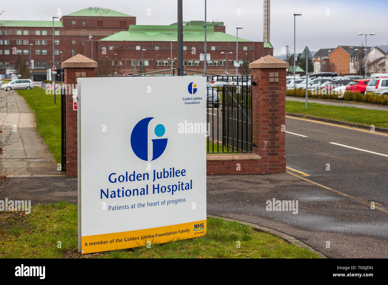 Nhs hospital clinic entrance hi-res stock photography and images - Alamy