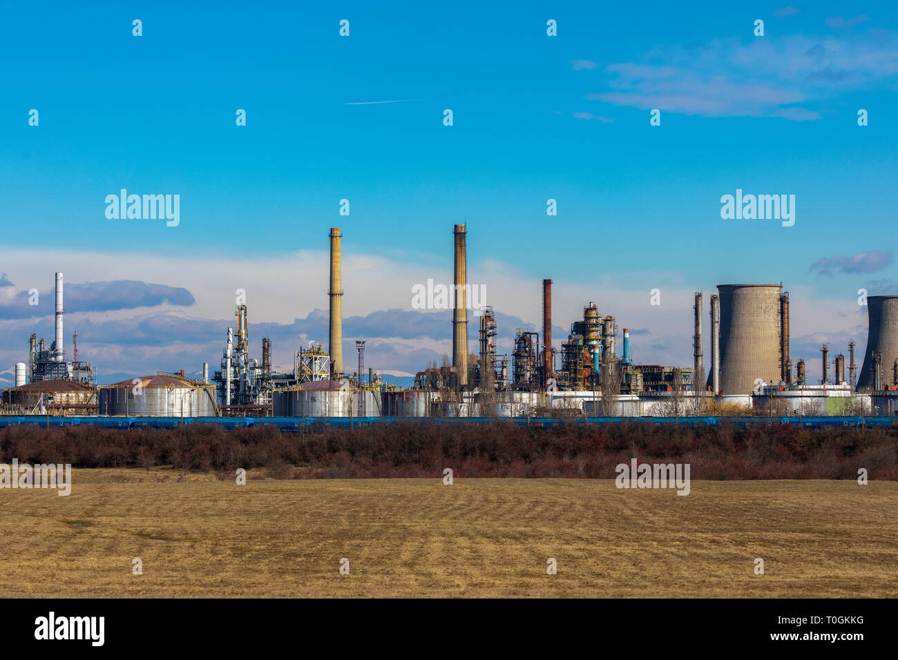 Oil refinery with facilities, tanks and trains Stock Photo - Alamy