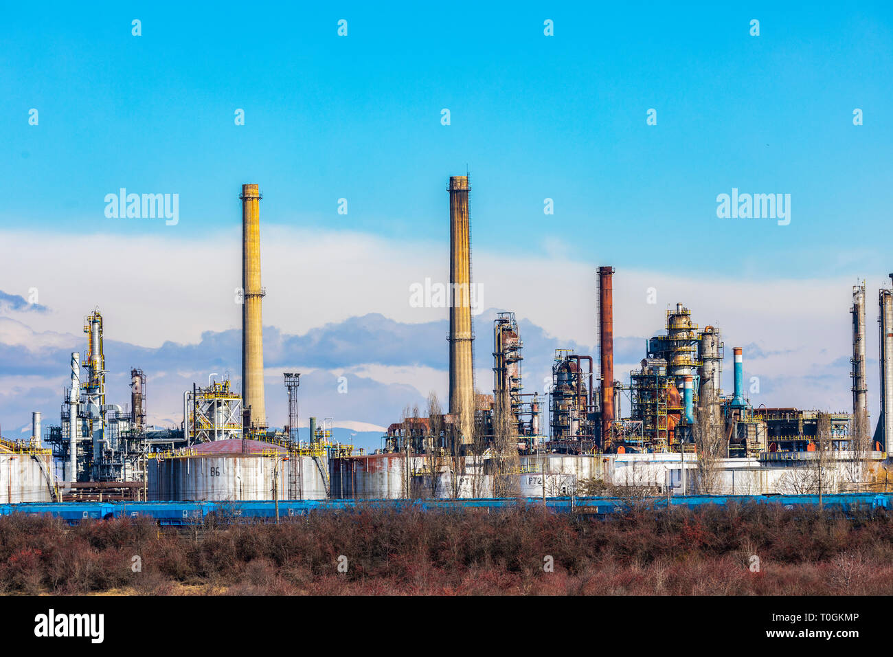 Oil refinery with facilities, tanks and trains Stock Photo - Alamy