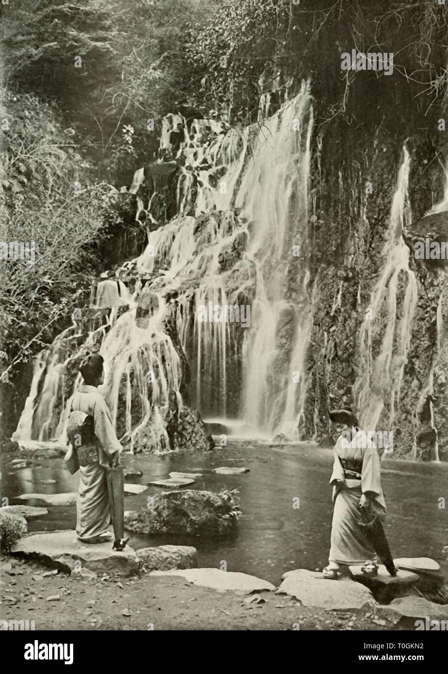 Falling jewels hi-res stock photography and images - Alamy