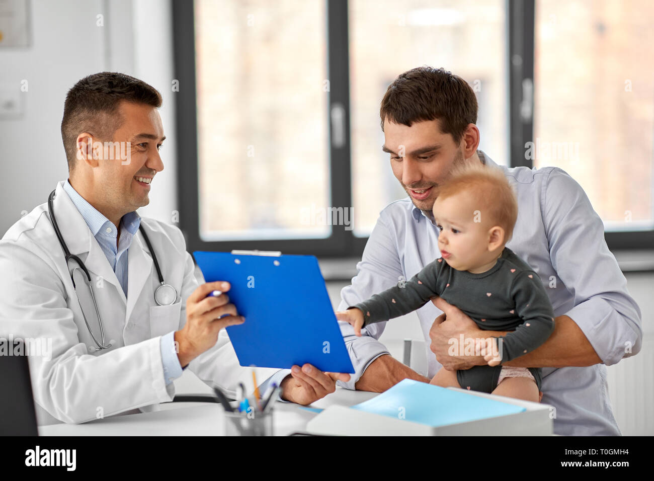 Father hospital hi-res stock photography and images - Alamy