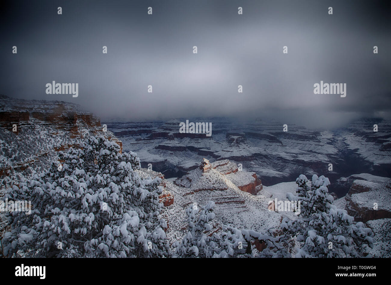Snowy south rim hi-res stock photography and images - Alamy