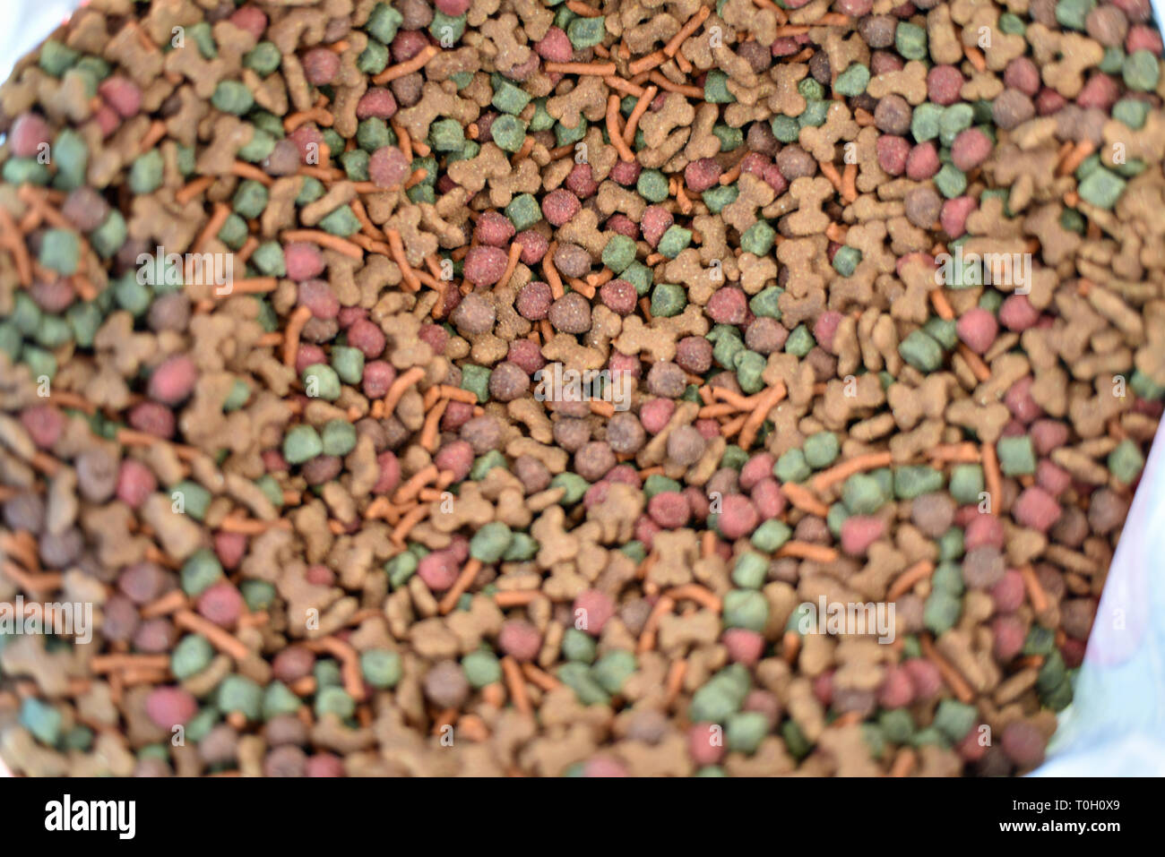 Kibbles and bits hi-res stock photography and images - Alamy