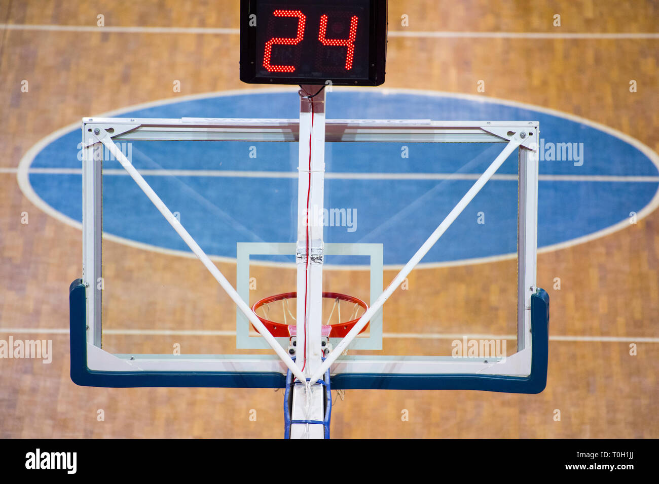basketball board and hoop in an arena Stock Photo - Alamy