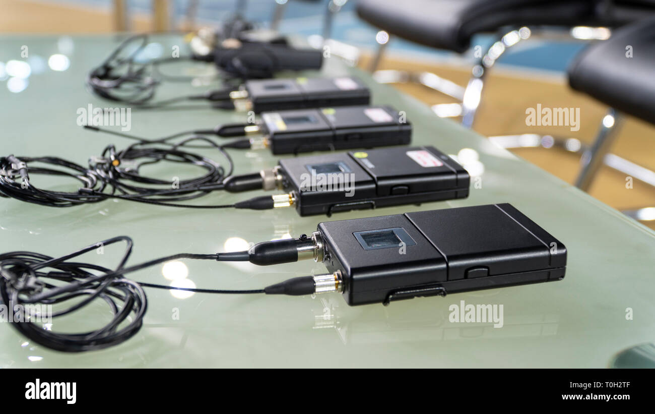 wireless microphone transmitter and wireless microphone reciever on ...