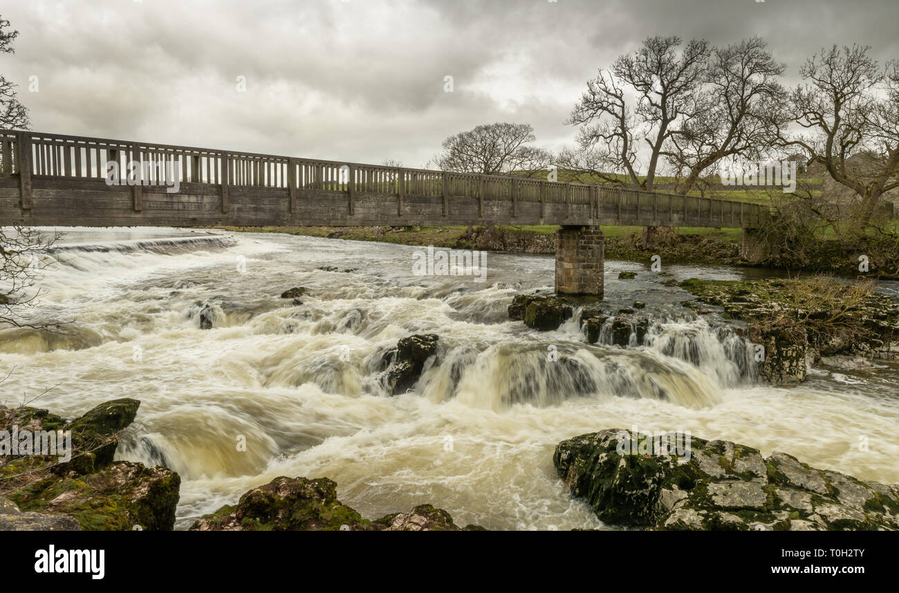 Bridge over the River Wharfe at Grassington Stock Photo - Alamy