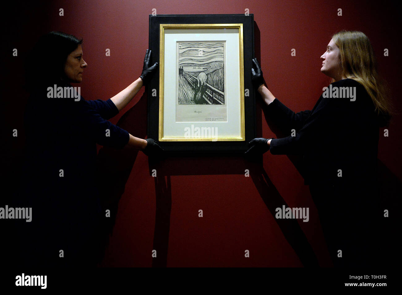 Gallery technicians install Edvard Munch’s The Scream at the British ...