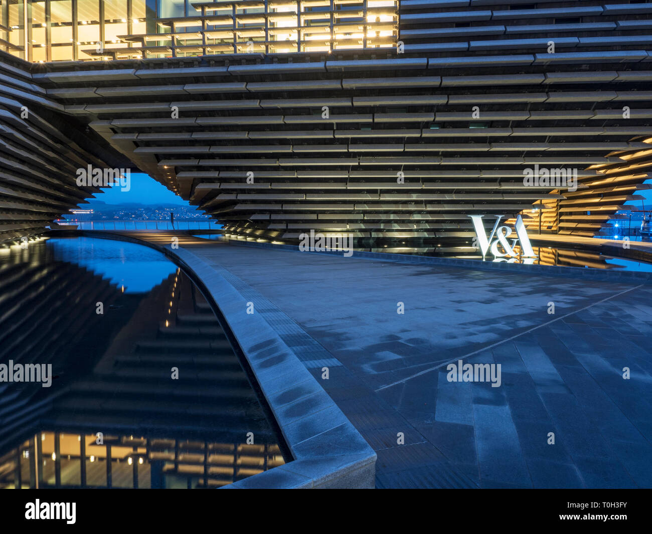 V&A Dundee design museum designed by Kengo Kuma at Riverside Esplanade ...