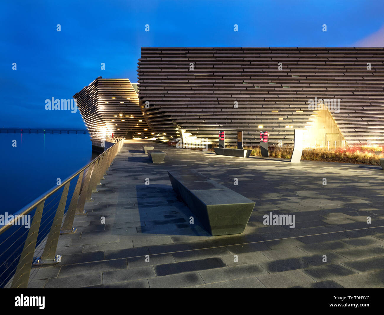 V&A Dundee design museum designed by Kengo Kuma at Riverside Esplanade ...