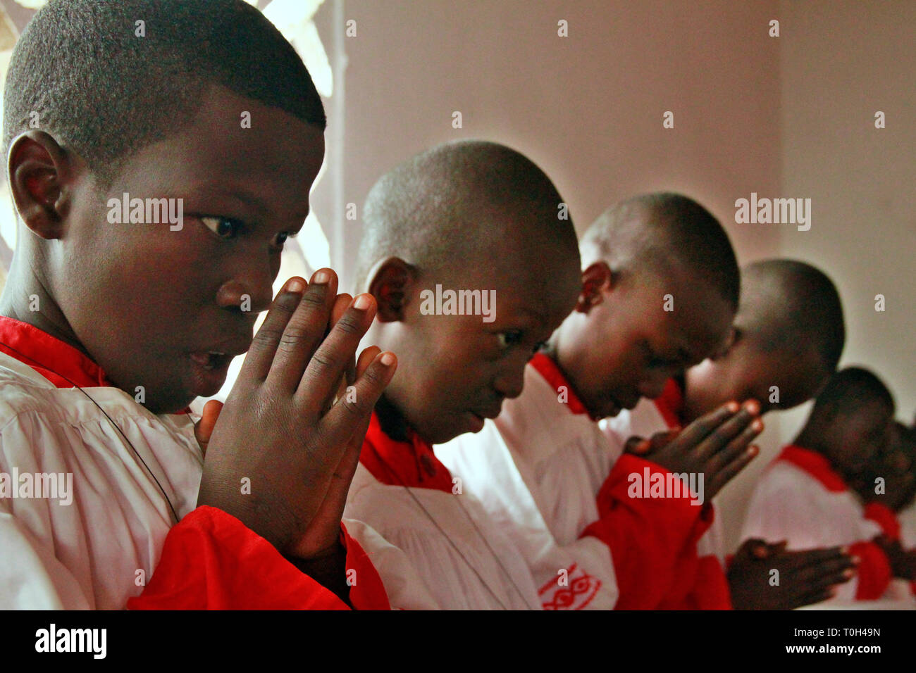 Children Praying Altar High Resolution Stock Photography and Images - Alamy