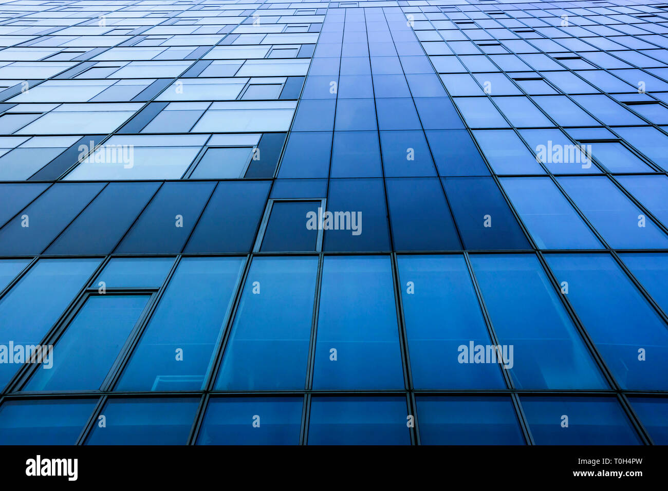 Geometric pattern building hi-res stock photography and images - Alamy