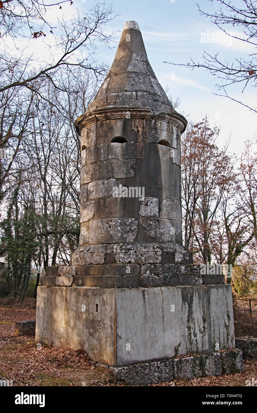 Cylindrical funerary monuments hi-res stock photography and images - Alamy
